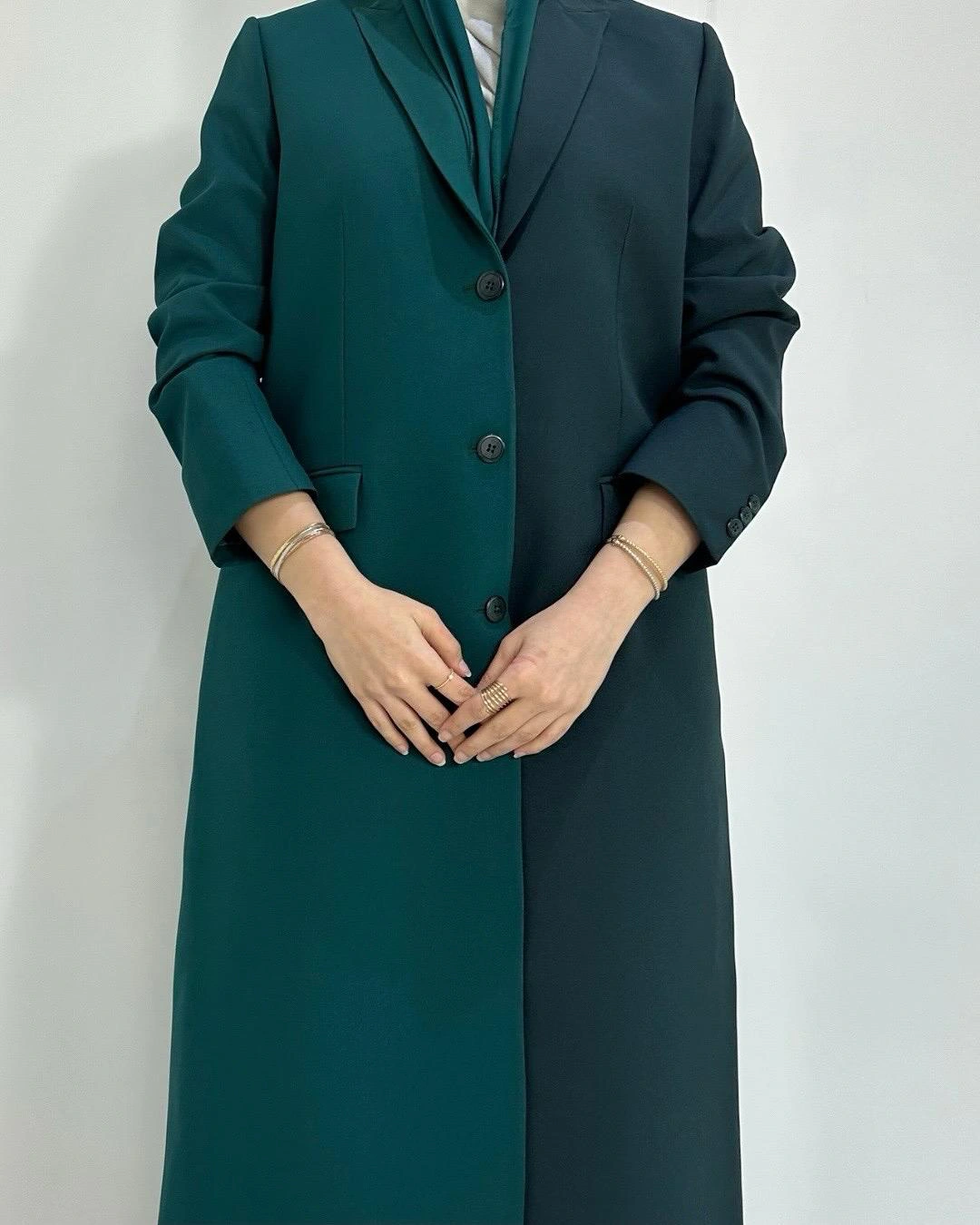 AC 011 – Abaya Check