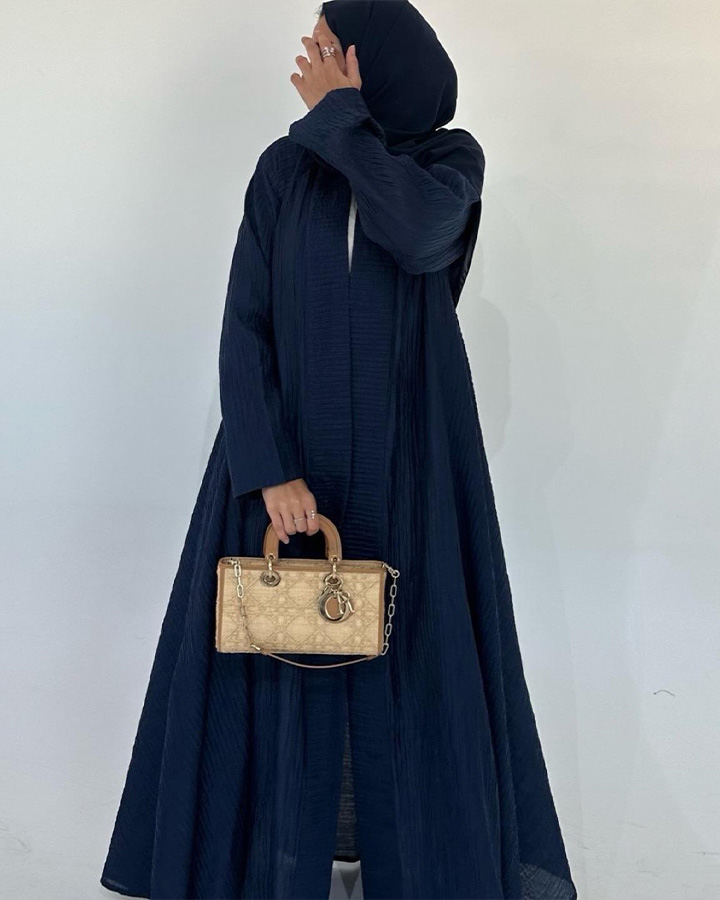 AC 017 – Abaya Check