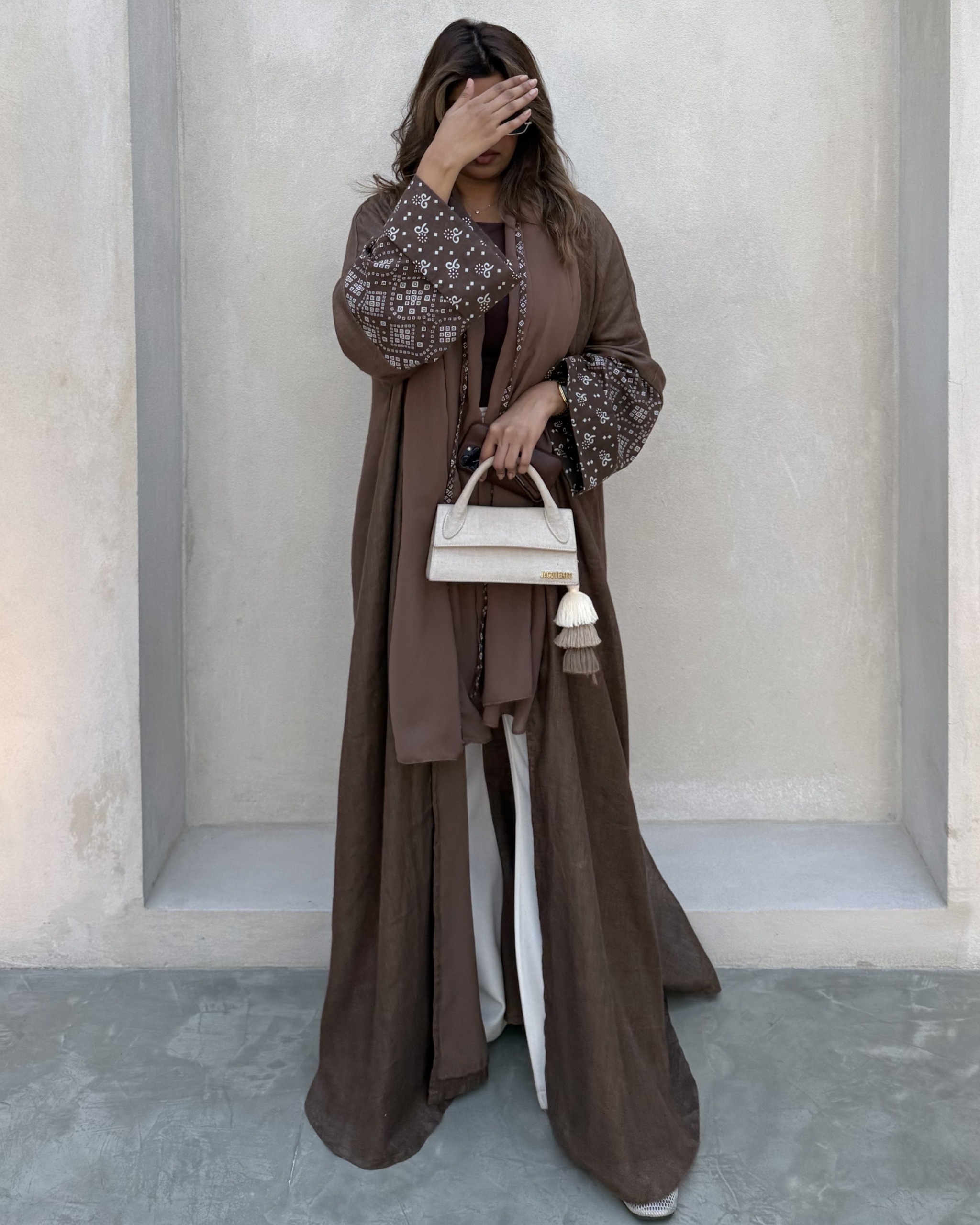 AC 050 – Abaya Check