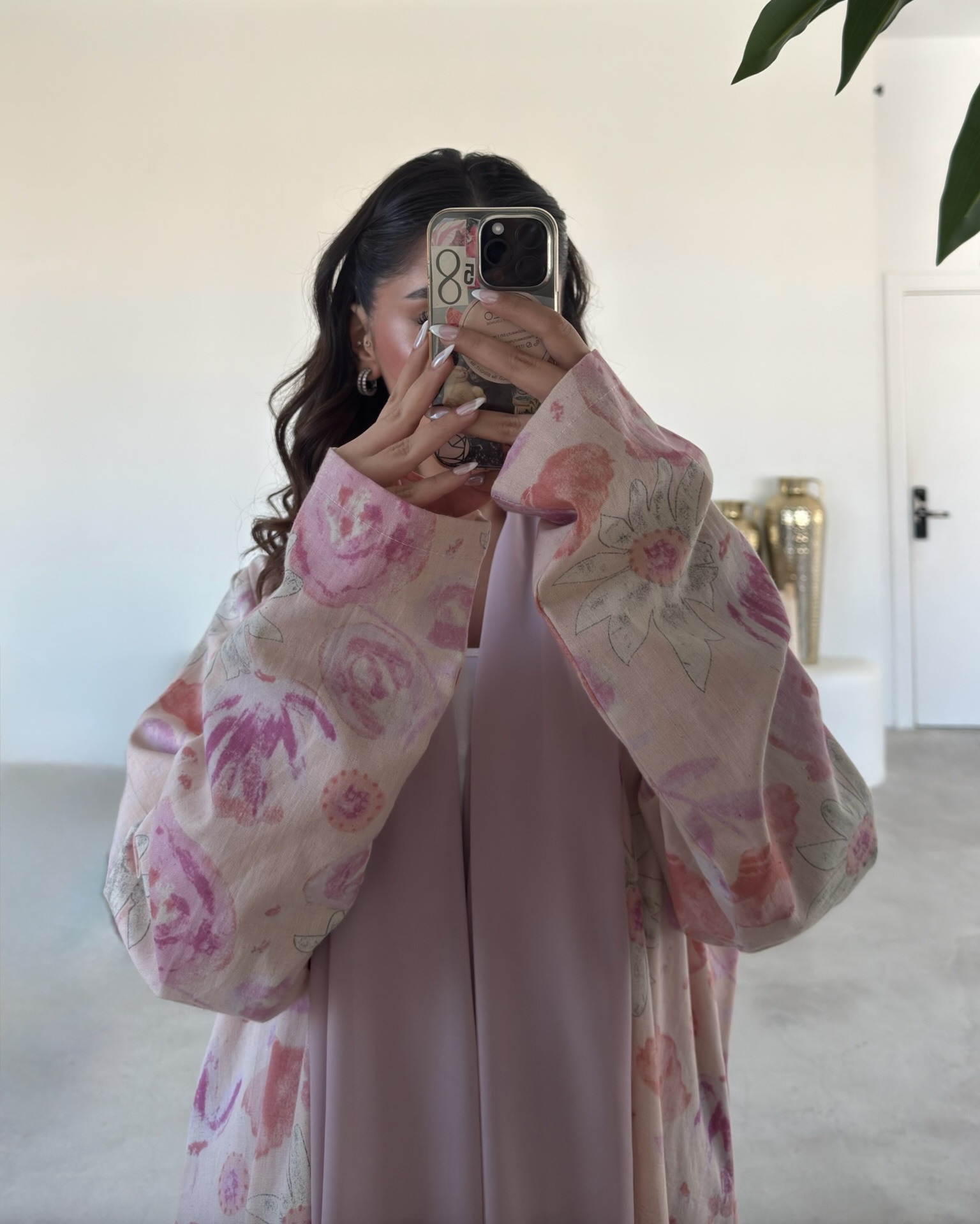 AC 055 – Abaya Check